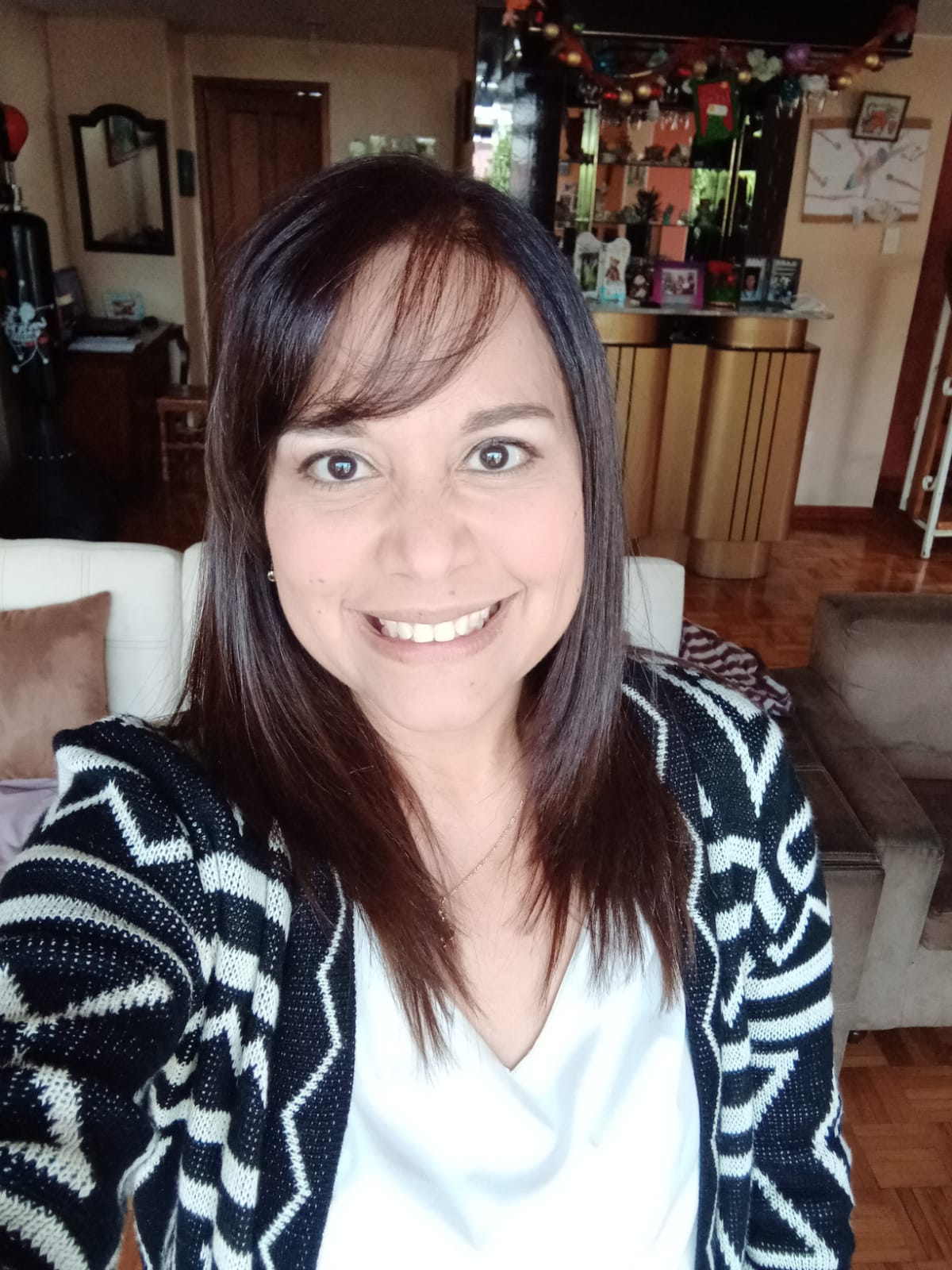 Nosotros – b-1tech